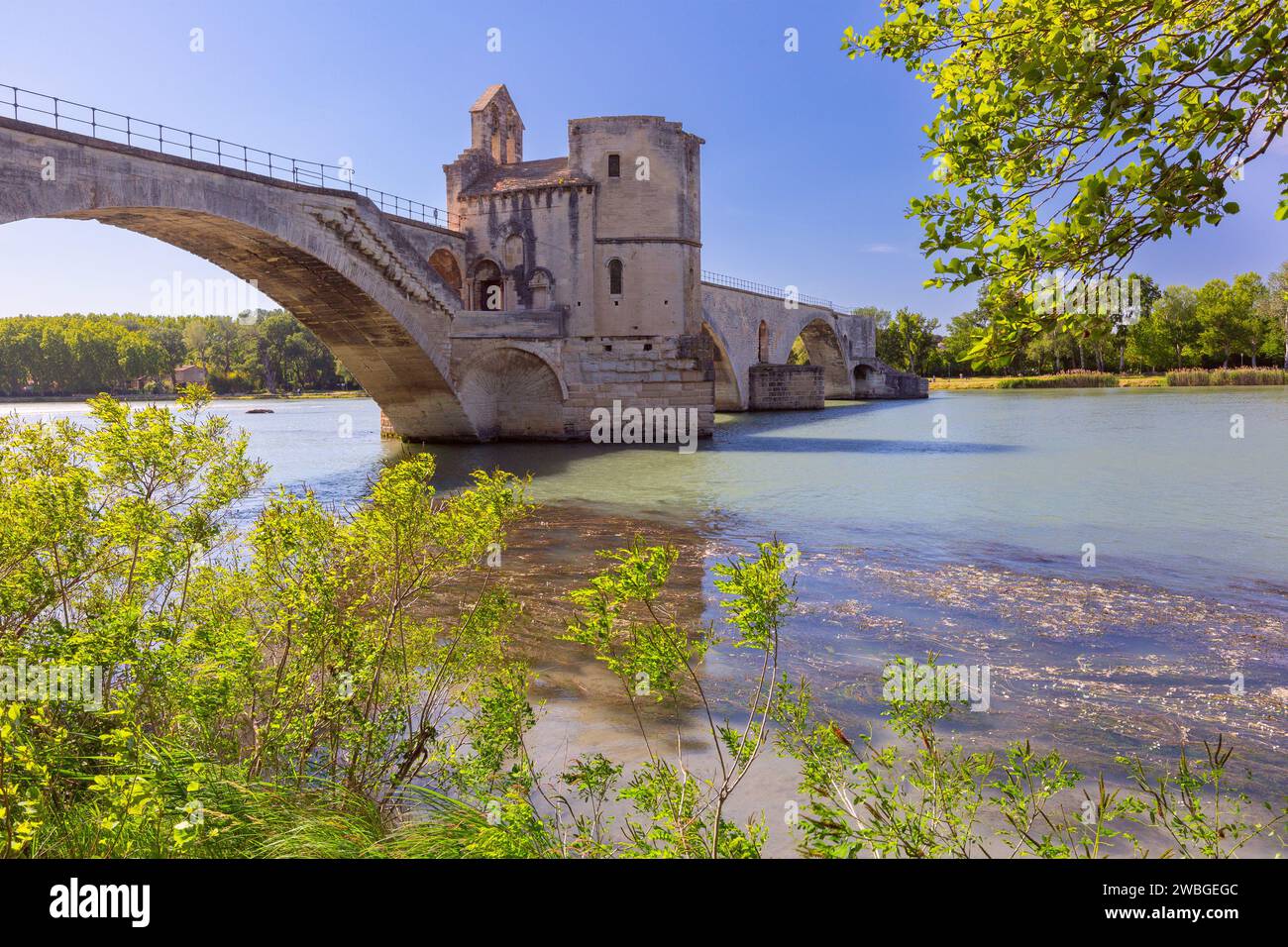 Famous Avignon Bridge, medieval Saint Benezet bridge in Avignon ...