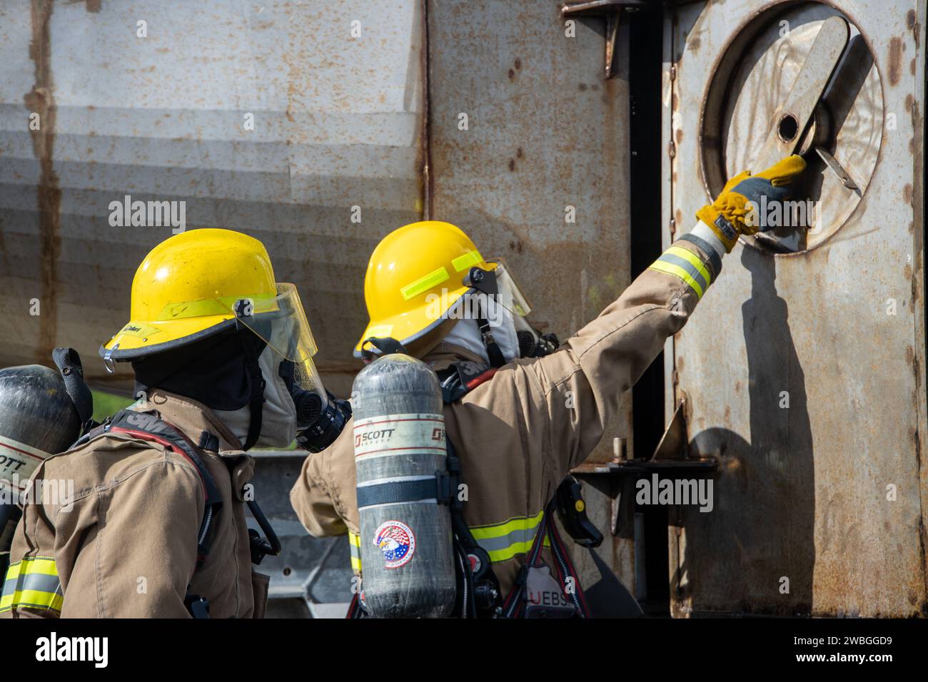 U.S. Marines with Aircraft Rescue and Fire Fighting (ARFF) assigned to ...