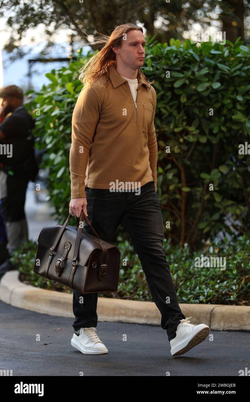 Miami Dolphins linebacker Andrew Van Ginkel (43) arrives at the stadium ...