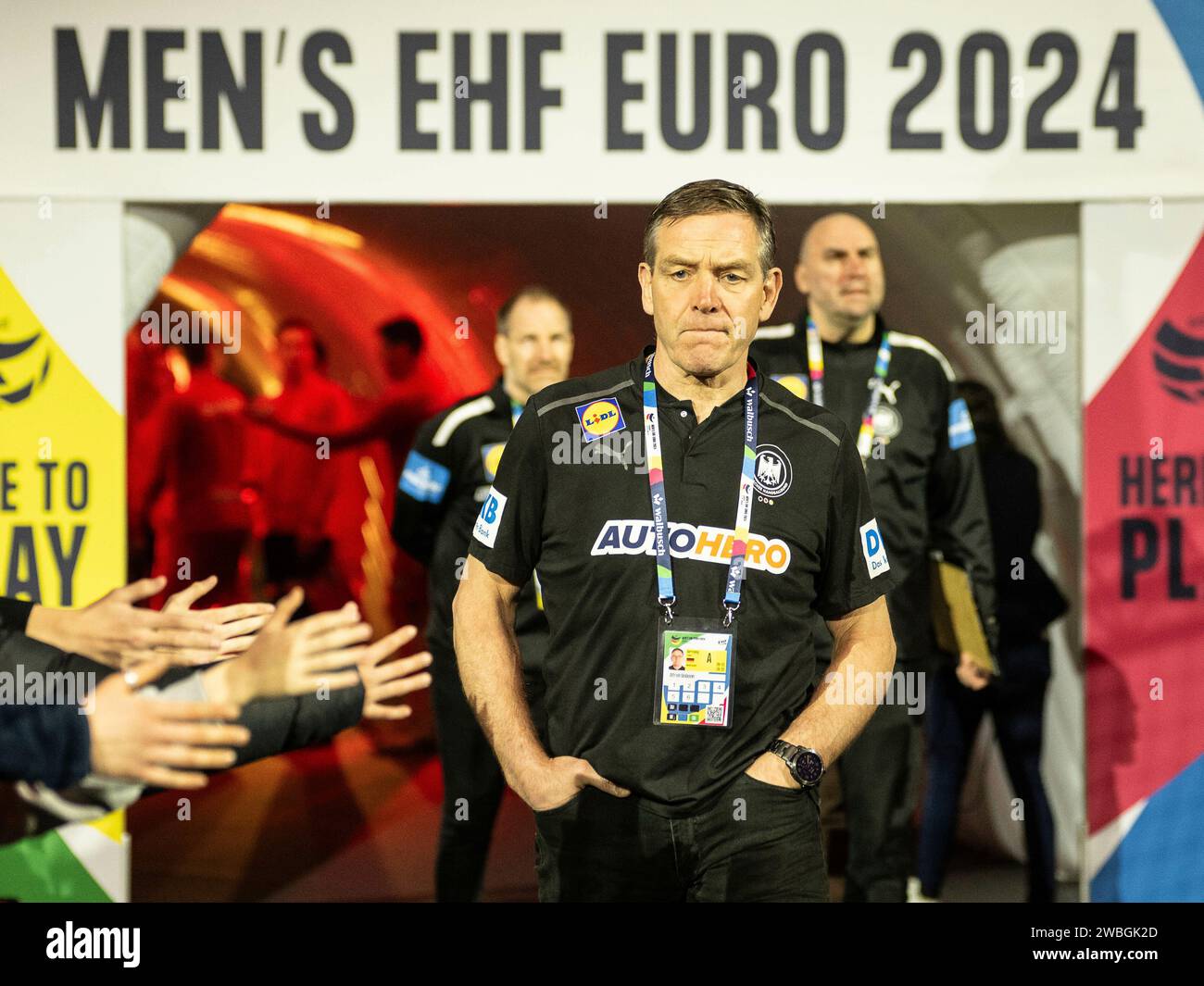 Alfred Gislason (Deutschland, Trainer) kommt in das Stadion. GER ...