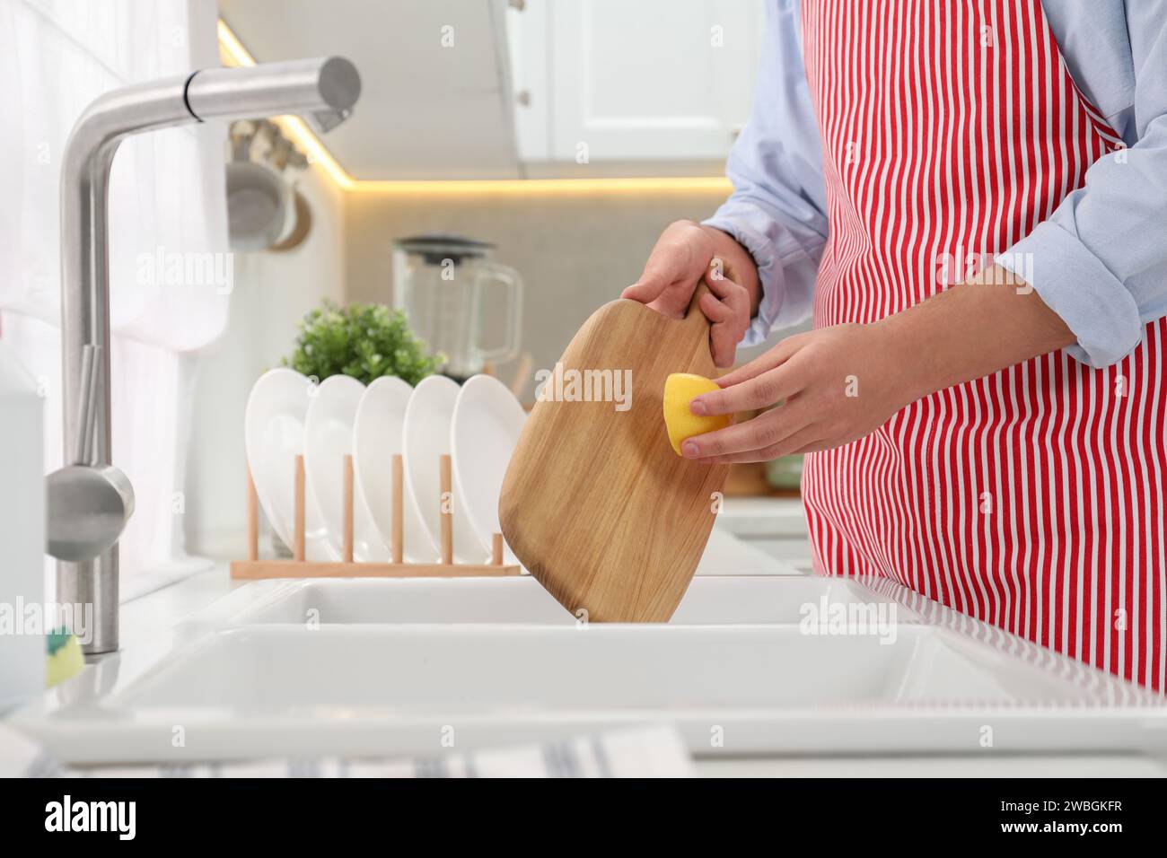 Lemon cleaning sink hi-res stock photography and images - Alamy
