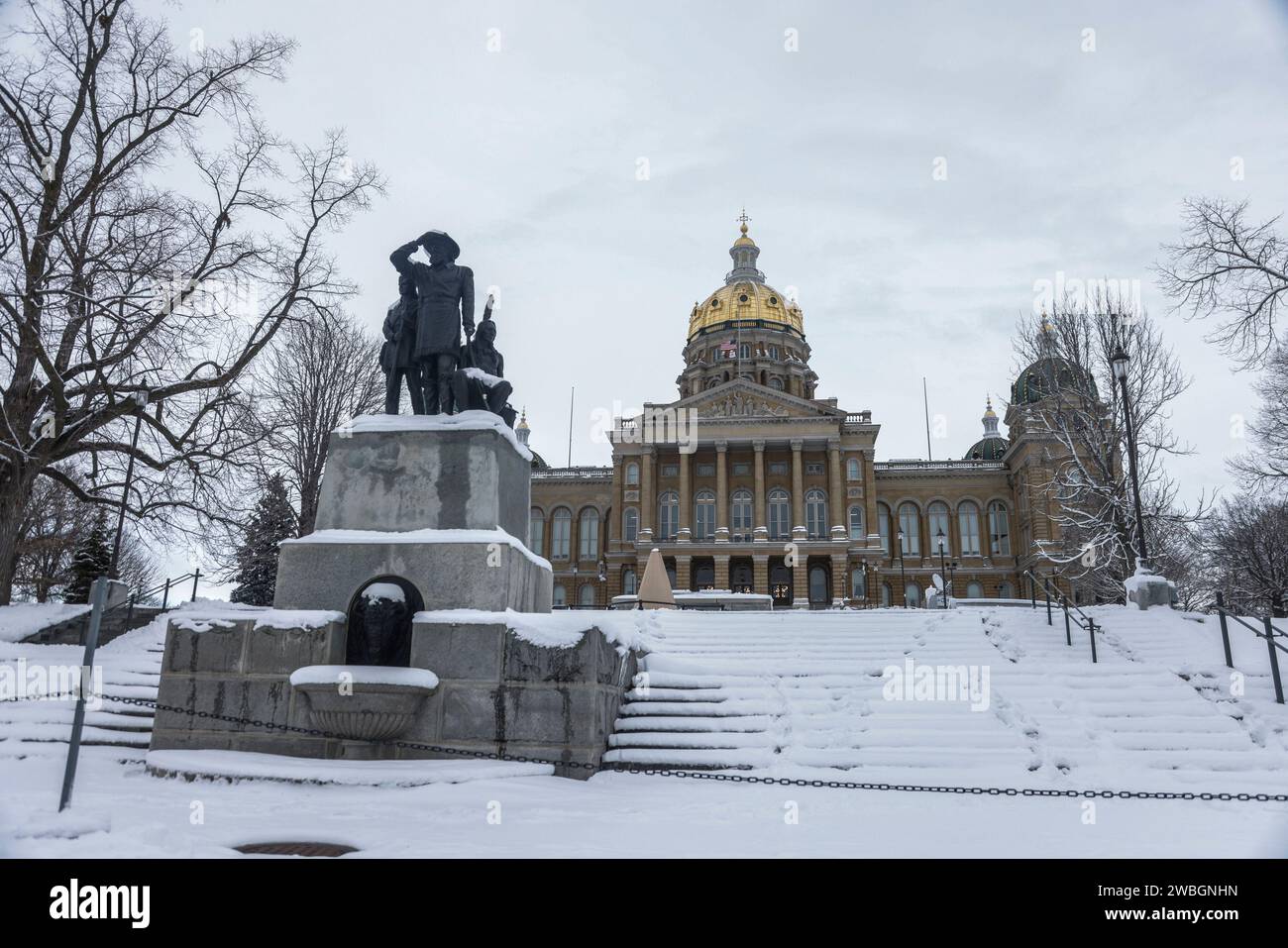 United States. 10th Jan, 2024. The Iowa State Capitol is surrounded ...