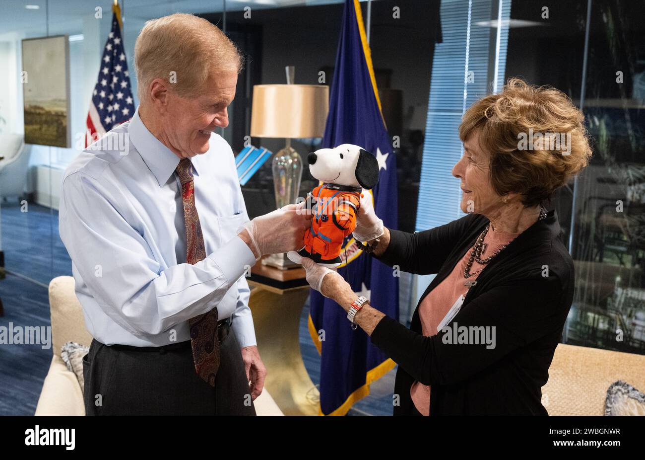 Zero gravity indicator hi-res stock photography and images - Alamy