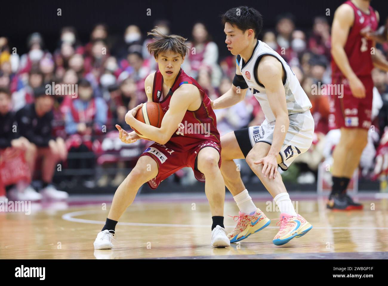 Kanagawa, Japan. 10th Jan, 2024. (L to R) Yuma Fujii (Brave Thunders ...