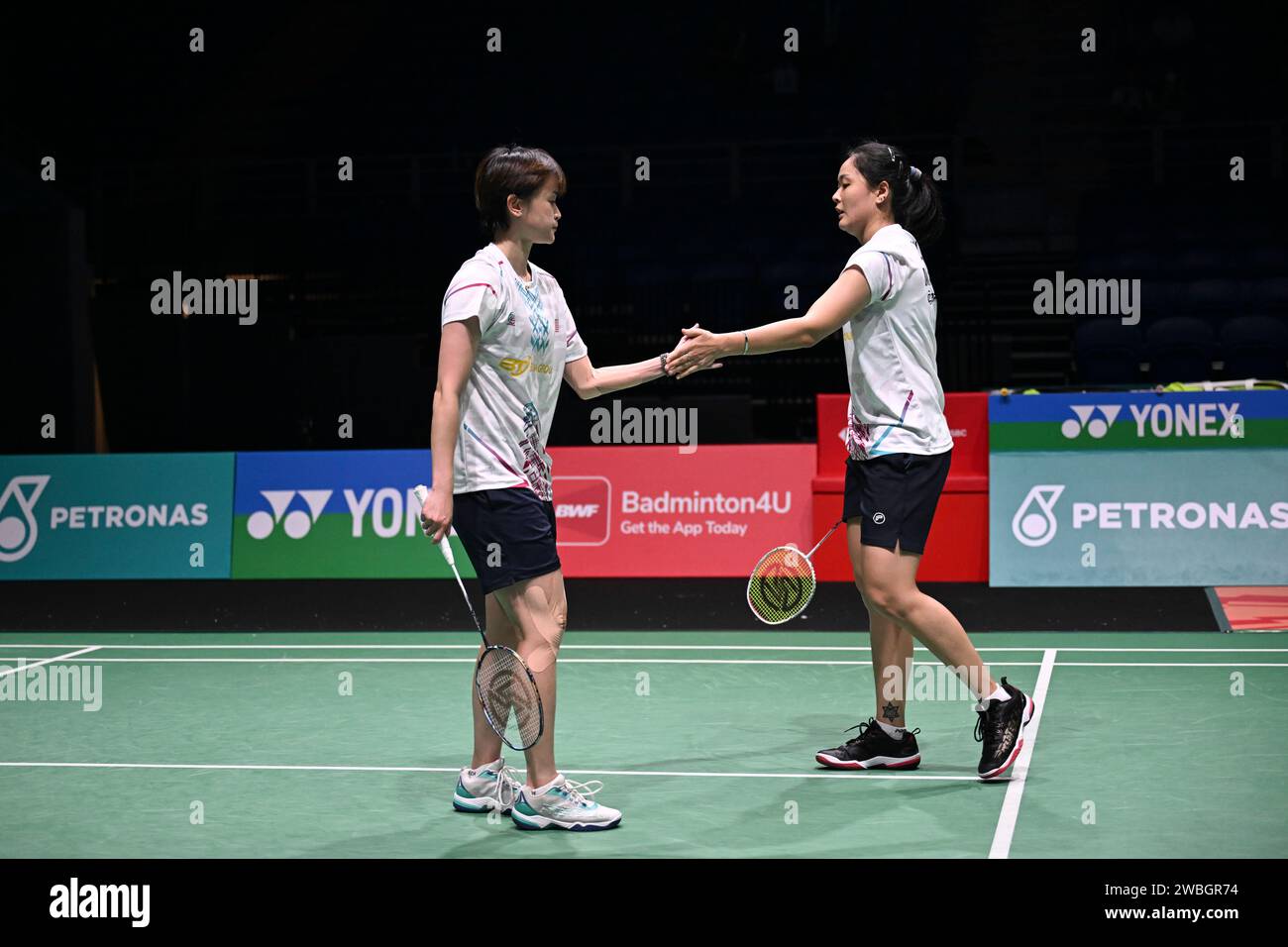 Kuala Lumpur, Malaysia. 10th Jan, 2024. Malaysia's Vivian Hoo (L)/Lim ...