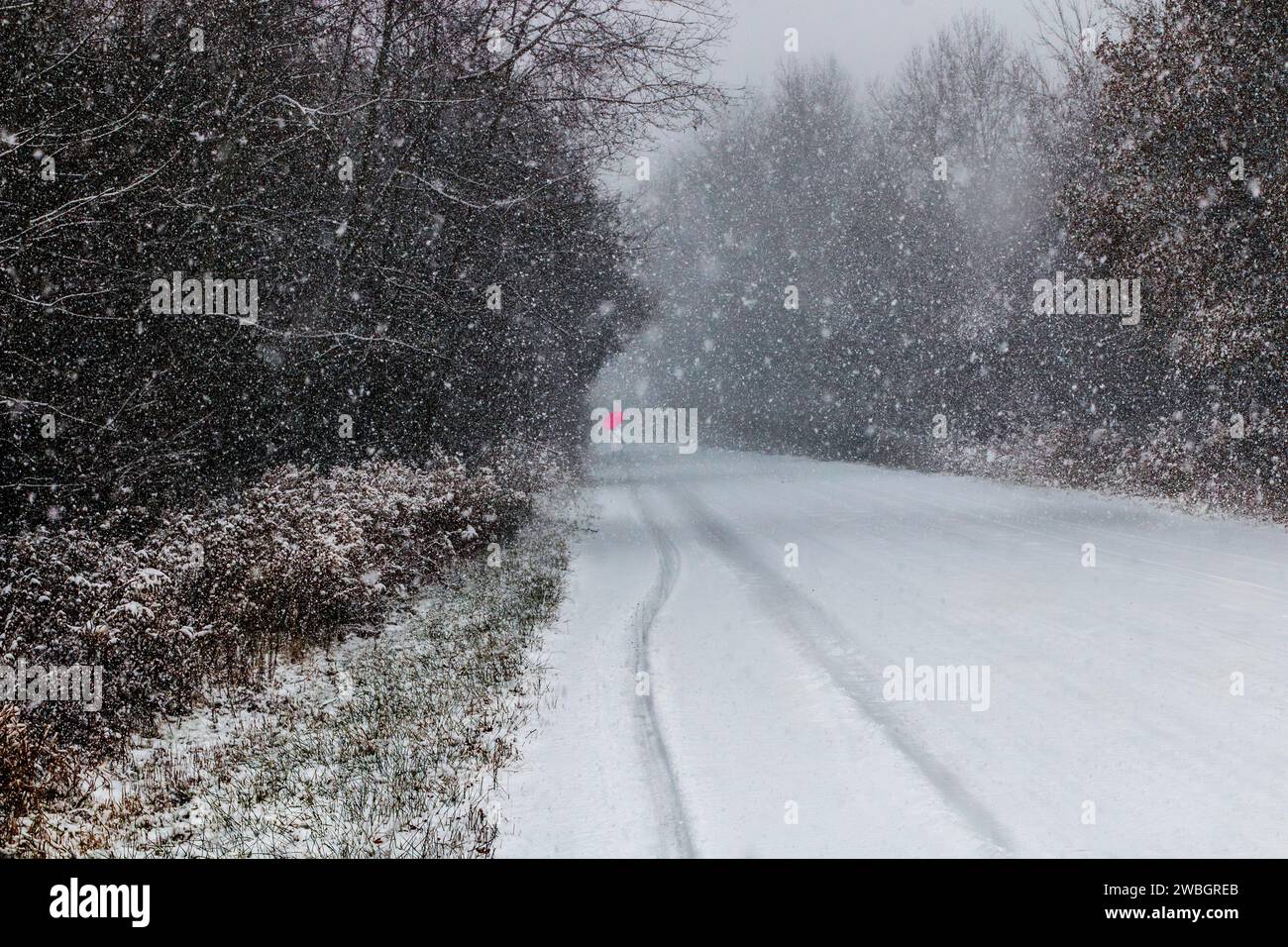 Rural winter road hi-res stock photography and images - Alamy