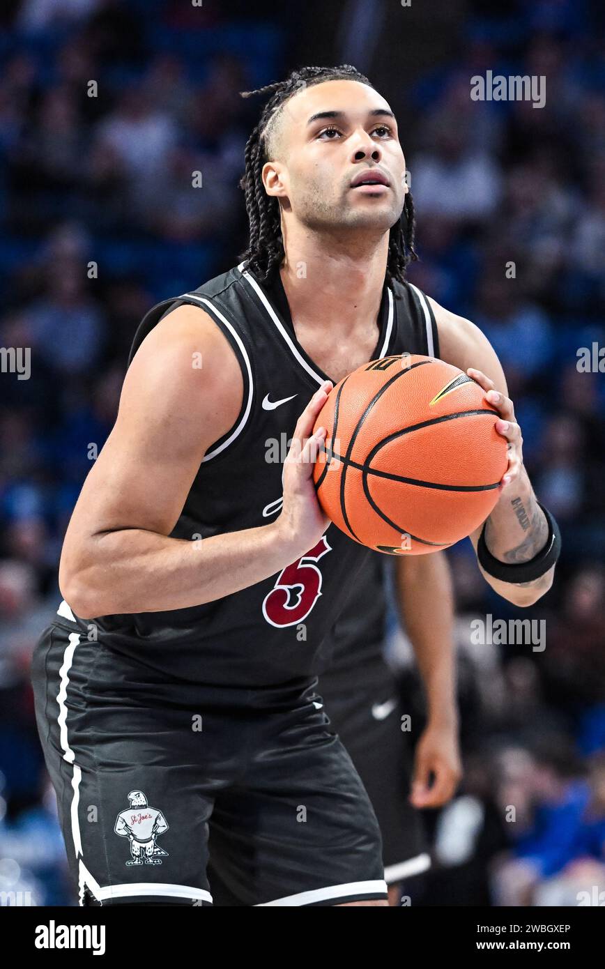 JANUARY 10, 2024: Saint Joseph's Hawks guard Lynn Greer III (5) takes a ...