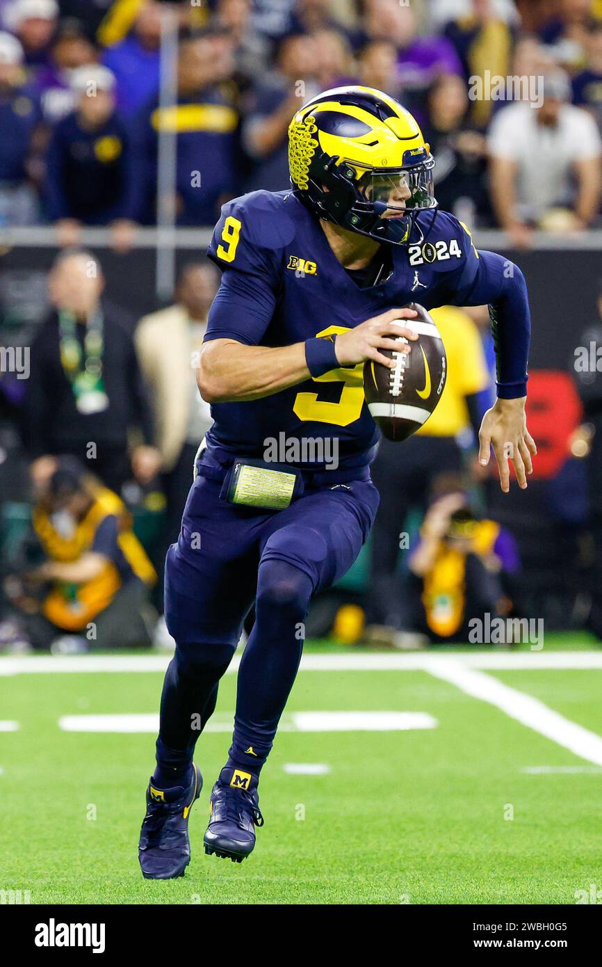 January 8, 2024: Michigan Wolverines quarterback J.J. McCarthy (9) rolling out during the ...