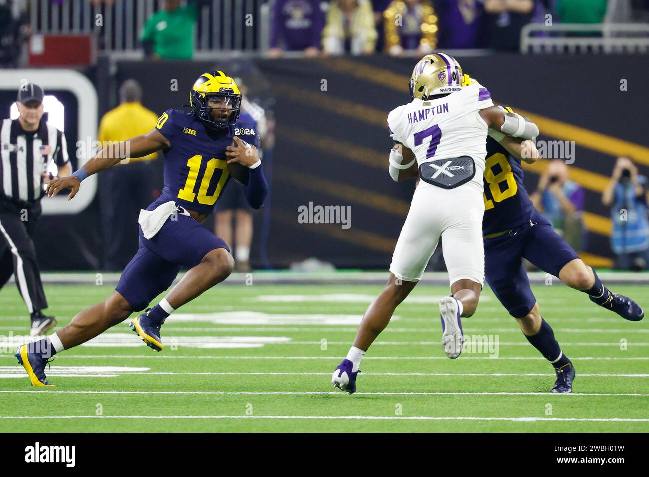 Houston, TX, USA. 8th Jan, 2024. Michigan Wolverines quarterback Alex ...