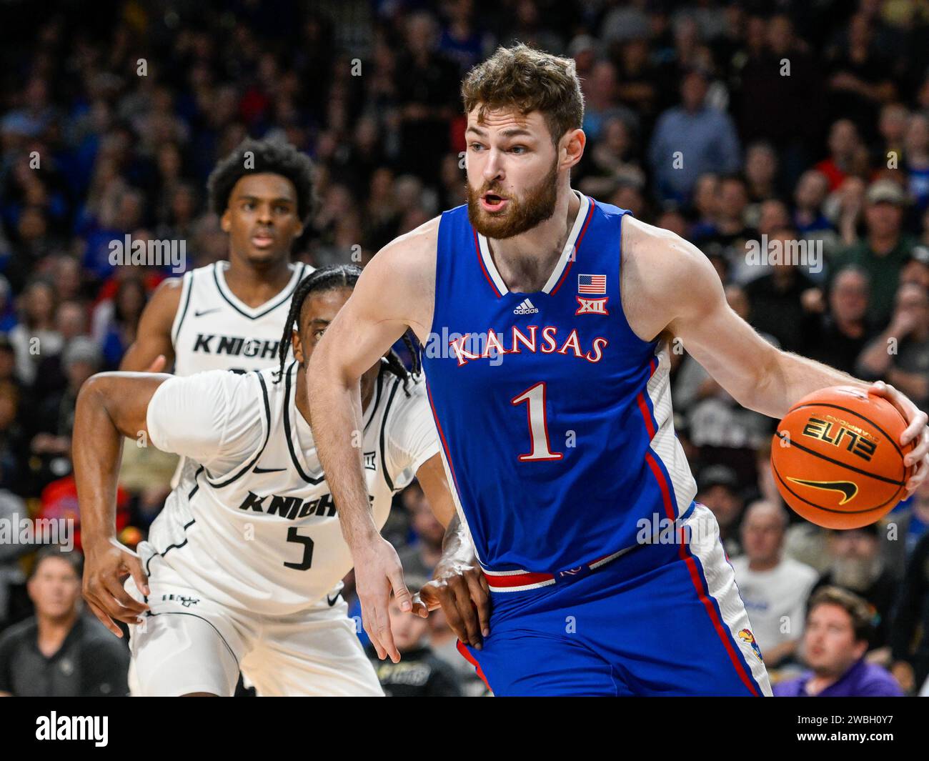 January 10, 2024: Kansas Jayhawks center Hunter Dickinson (1) during ...