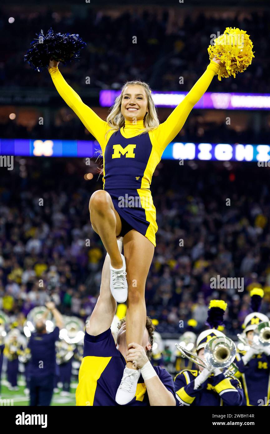 Houston, TX, USA. 8th Jan, 2024. Michigan Wolverines Cheerleaders ...