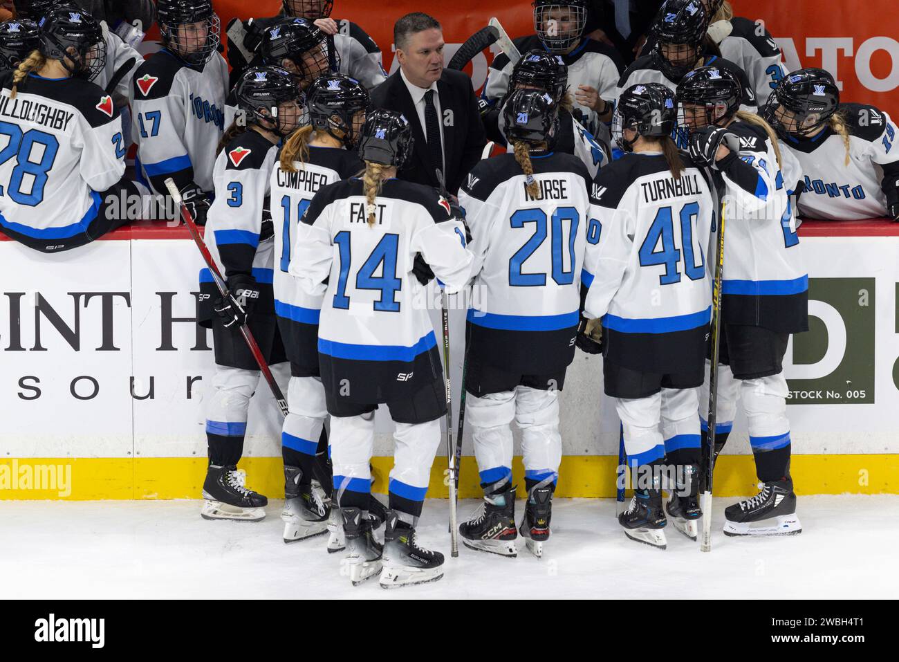 Toronto coach Troy Ryan meets with the team before a faceoff against ...