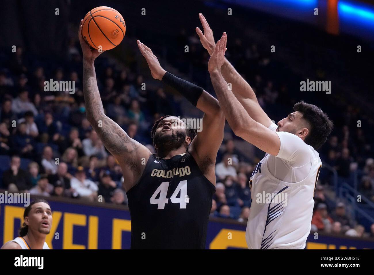Colorado center Eddie Lampkin Jr. (44) shoots against California ...