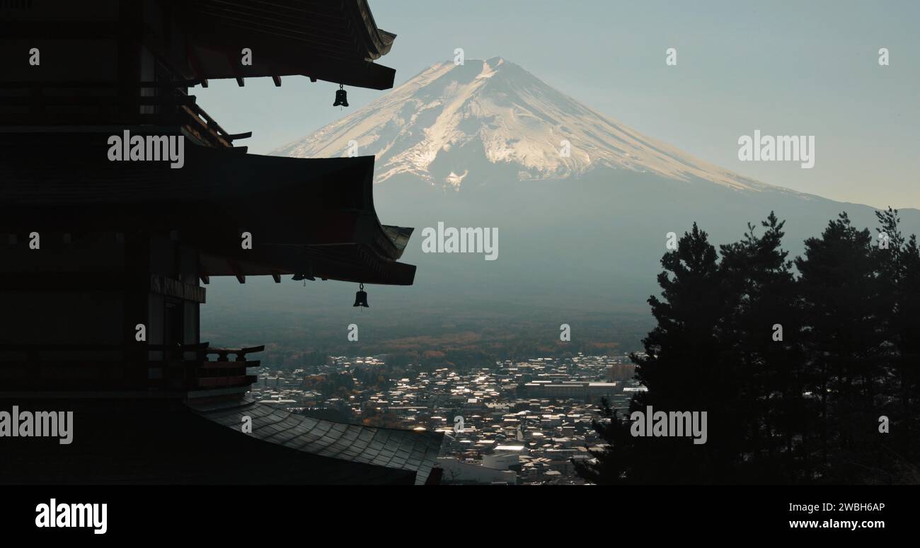 Temple and mount fuji hi-res stock photography and images - Alamy