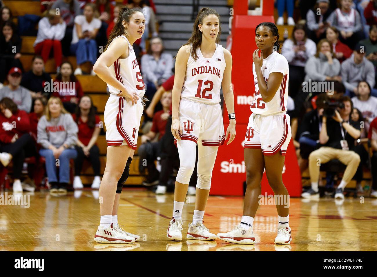 BLOOMINGTON, IN - JANUARY 10: Indiana Hoosiers guard Yarden Garzon (12 ...