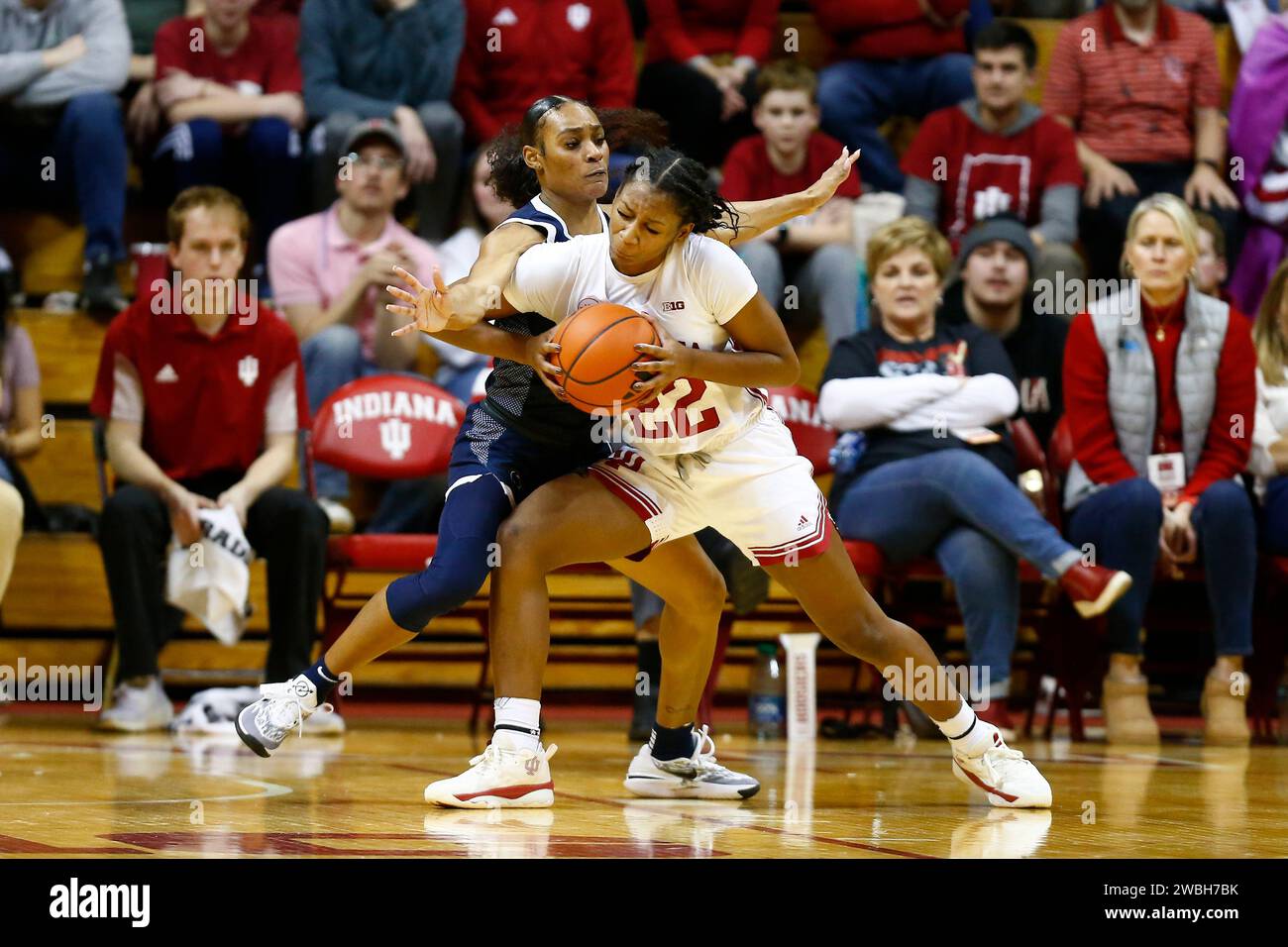 BLOOMINGTON, IN - JANUARY 10: Indiana Hoosiers guard Chloe Moore-McNeil ...