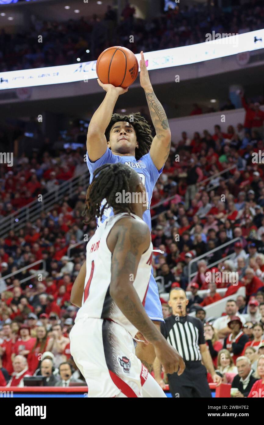 RALEIGH, NC - JANUARY 10: North Carolina Tar Heels guard Elliot Cadeau ...
