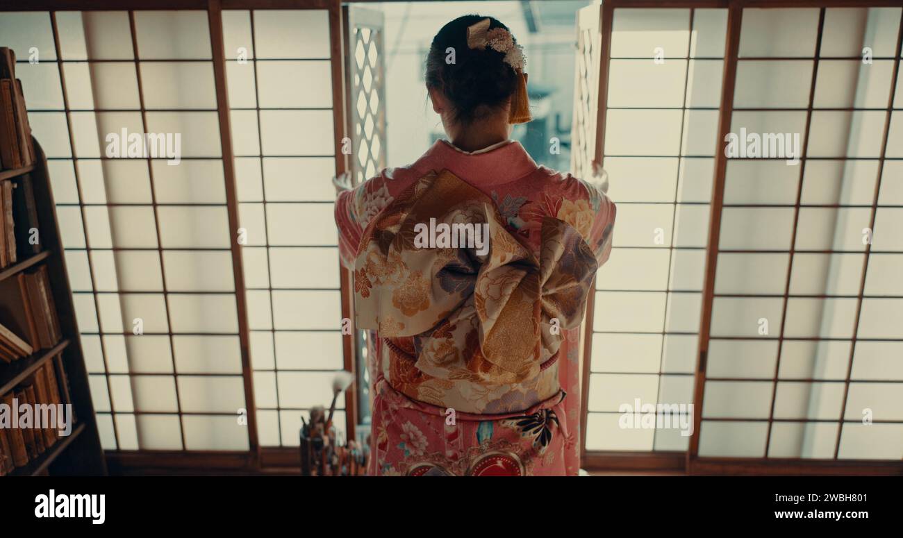 Indigenous fashion hi-res stock photography and images - Alamy