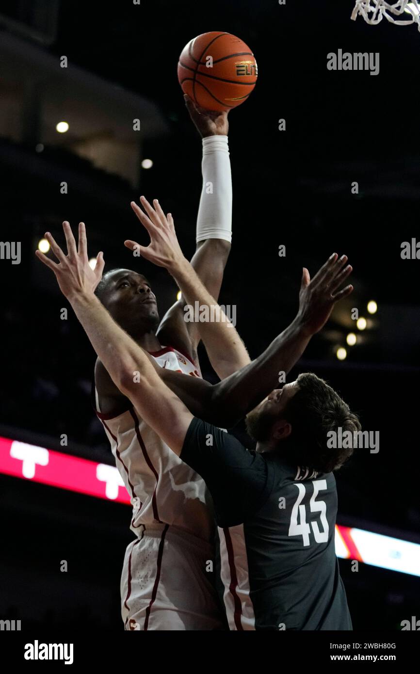 Southern California forward Vincent Iwuchukwu (3) soots against ...