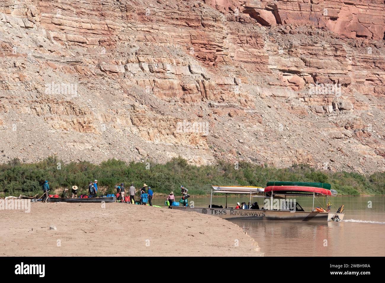 River runners loading jet boat for shuttle to take out, Canyonlands ...