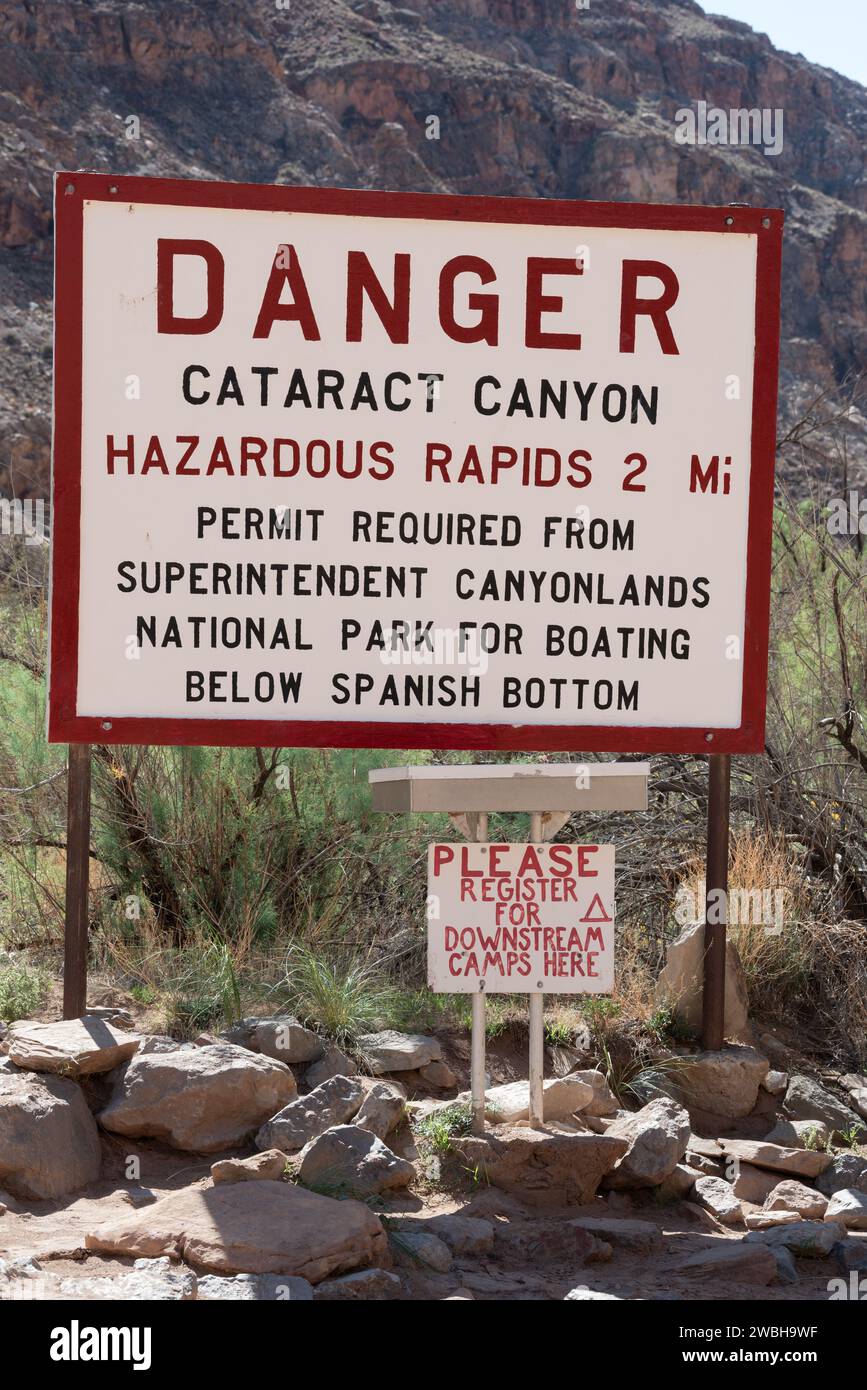 National park service warning sign hi-res stock photography and images ...