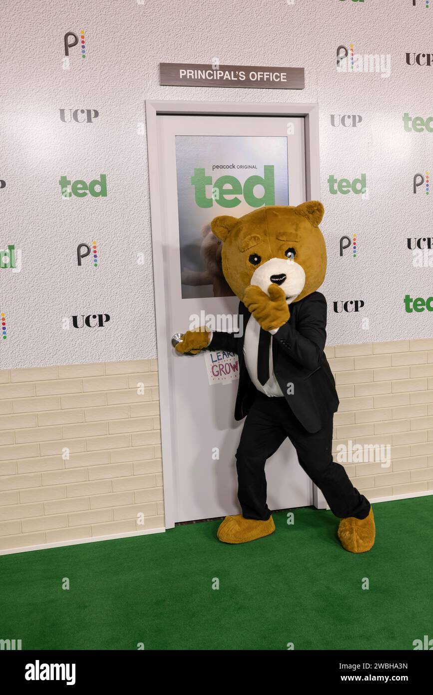 Los Angeles, USA. 10th Jan, 2024. Seth MacFarlane attends the arrivals ...