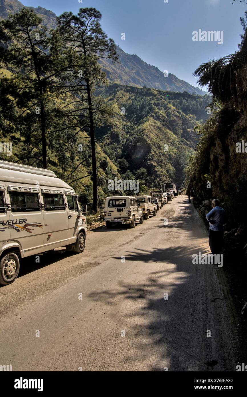 Tempo parked, Mandi to Kullu road, Himachal Pradesh, India, Asia Stock ...