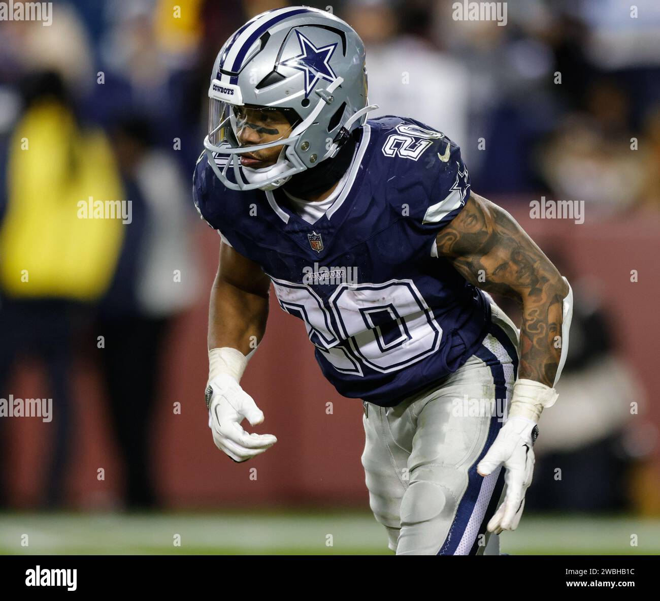 Dallas Cowboys running back Tony Pollard (20) before the snap at the ...