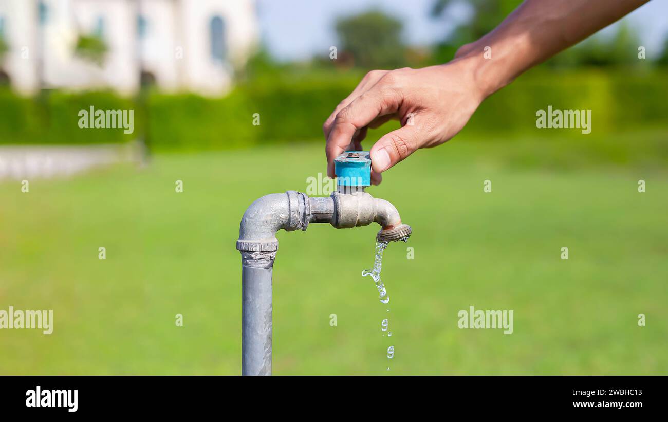 The old faucet hi-res stock photography and images - Alamy