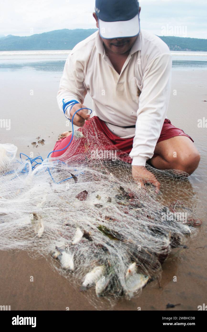 Native fisherman hi-res stock photography and images - Alamy