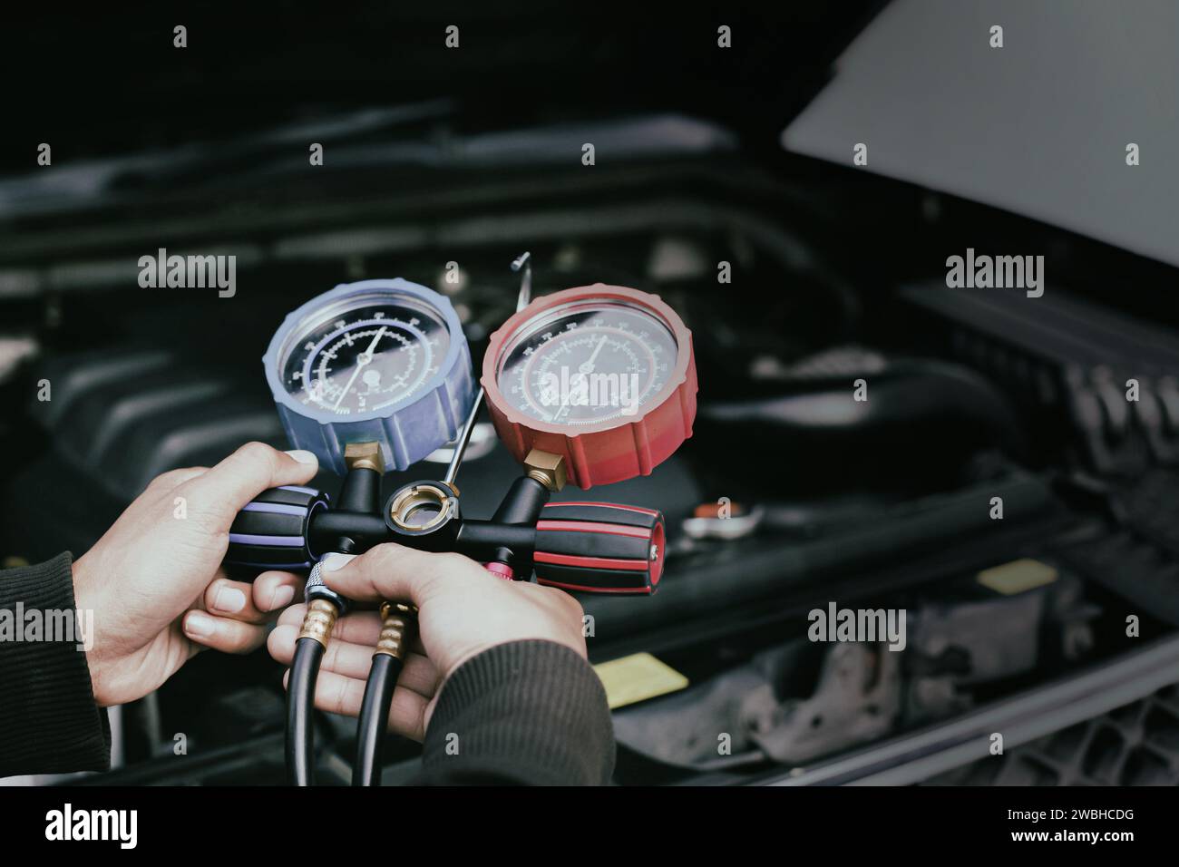 Car air conditioner check service, leak detection, fill refrigerant ...