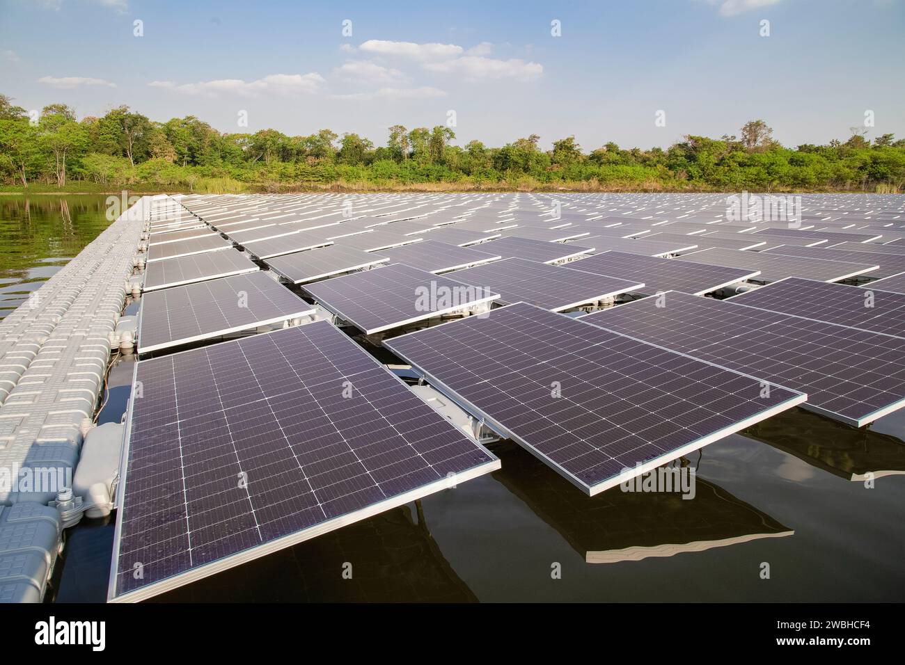 Floating photovoltaic plant hi-res stock photography and images - Alamy