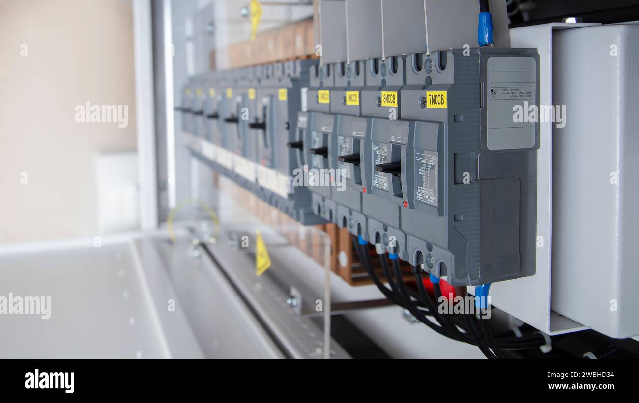 Electrical circuit breakers, industrial electrical control switch ...