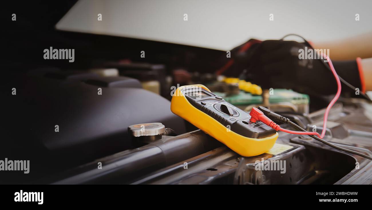 Replace batteries hi-res stock photography and images - Alamy