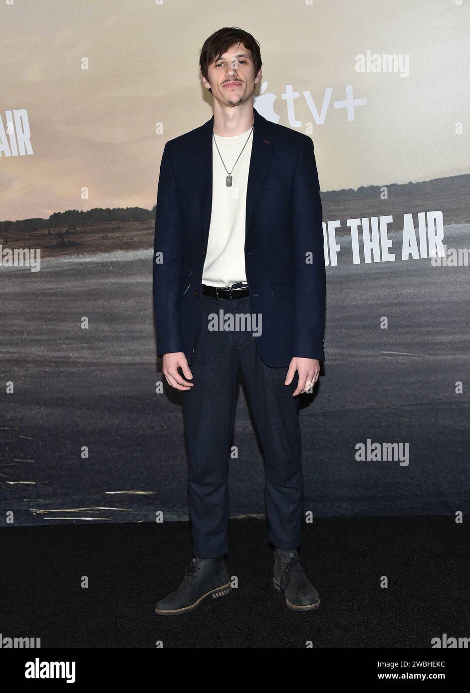 Masters of the air apple hi-res stock photography and images - Alamy