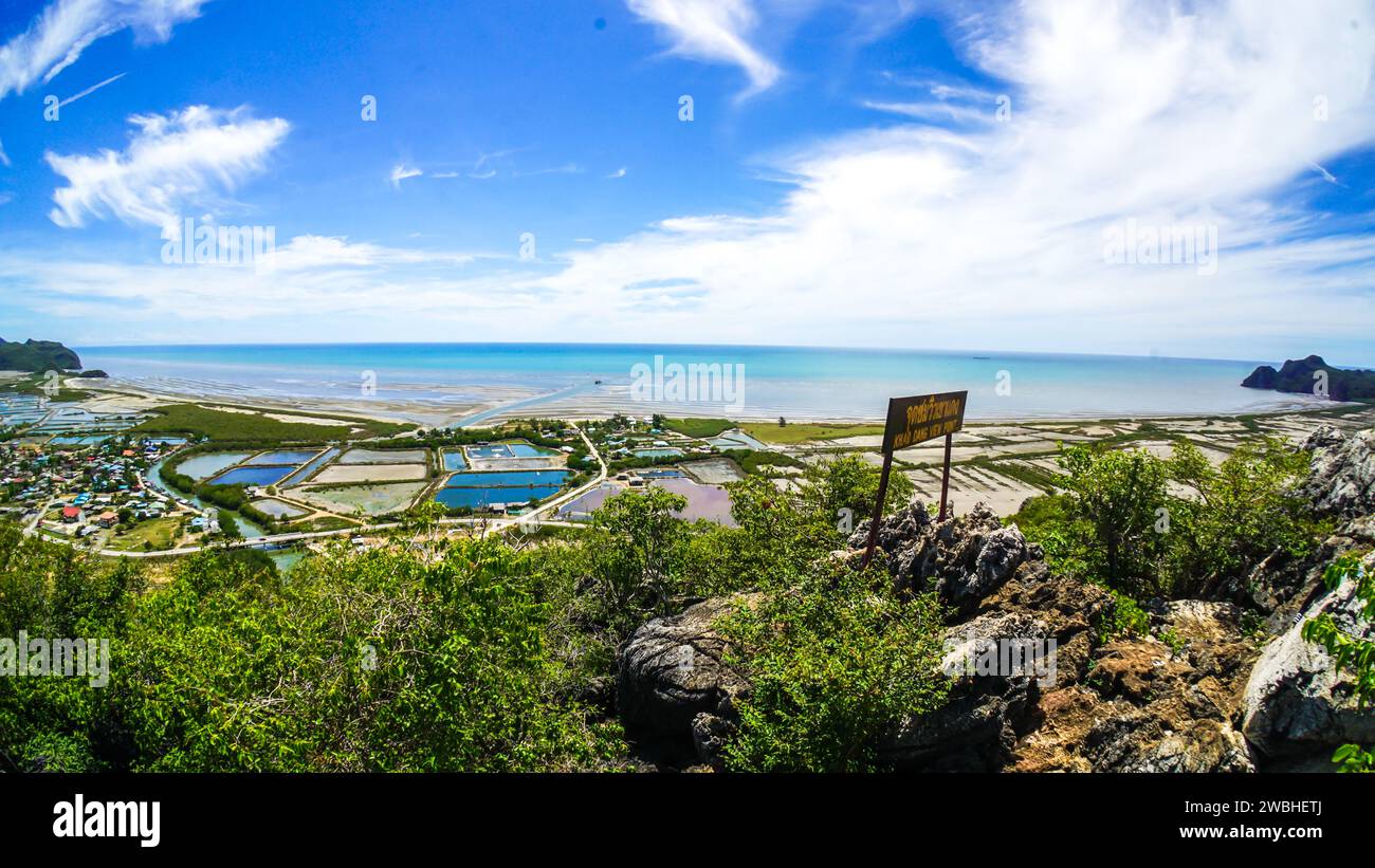 The Landscape and view from the Khao Daeng Viewpoint (Translate from ...