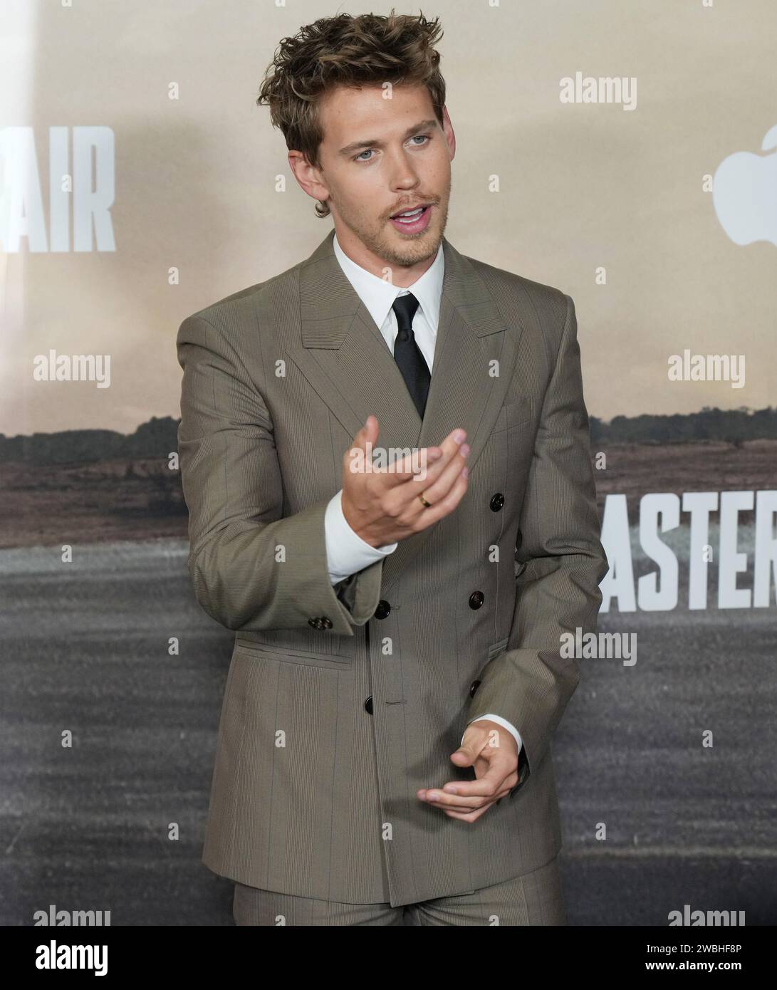 Masters of the air austin butler hi-res stock photography and images ...