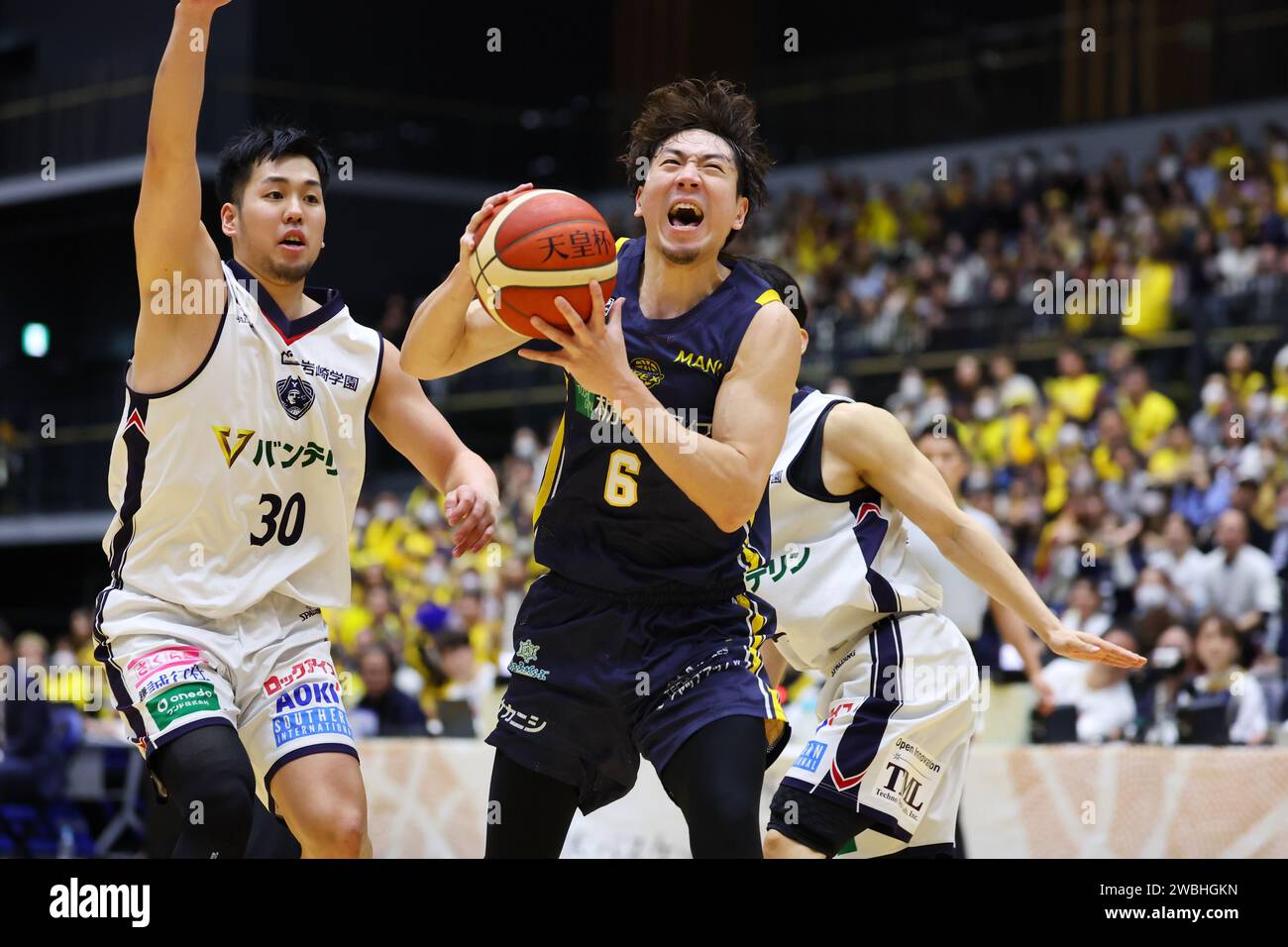 Yokohama Budokan, Kanagawa, Japan. 10th Jan, 2024. (L-R) Koya Sudo (B-Corsairs), Makoto Hiejima ...