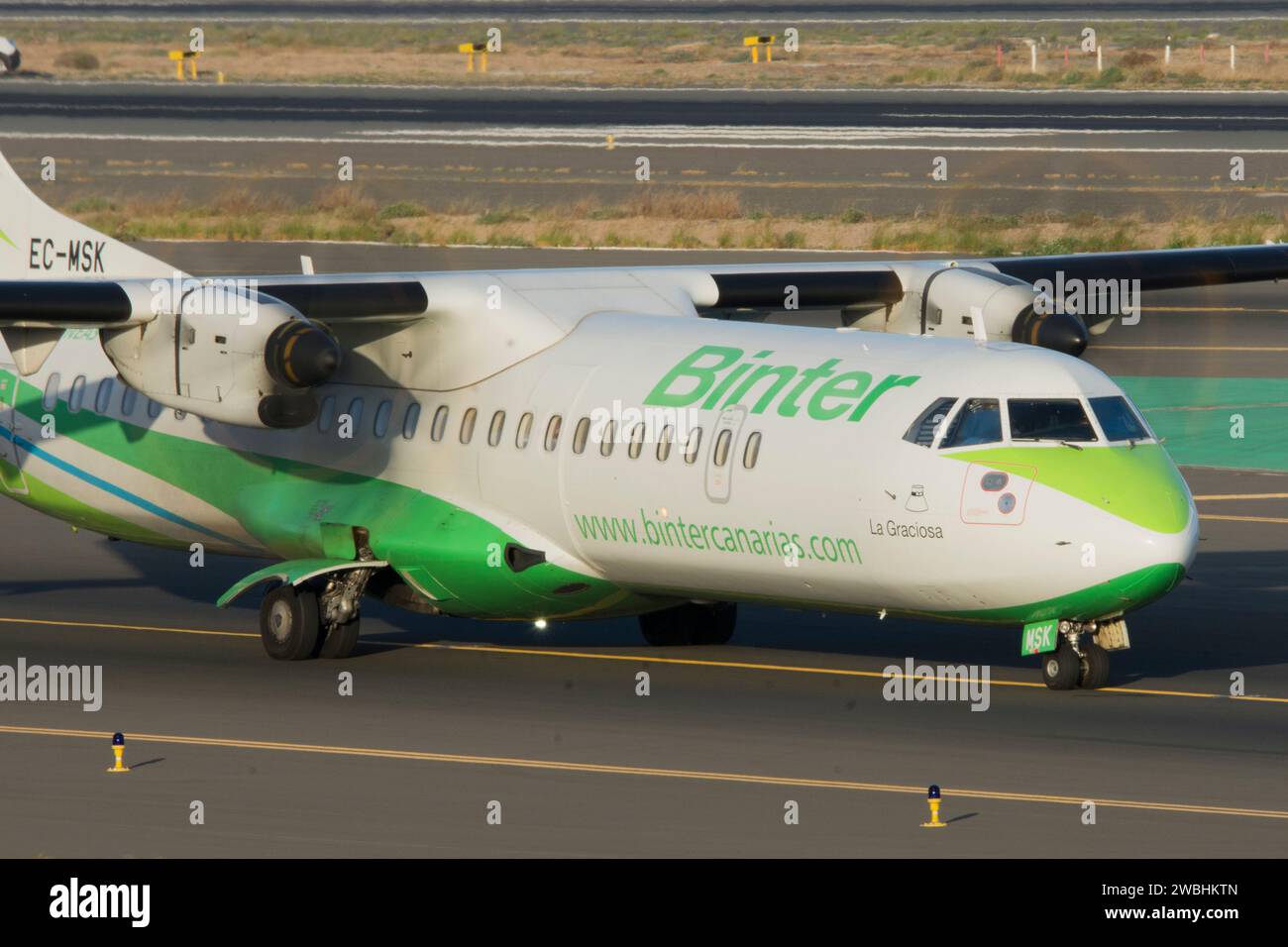 Binter canarias aircraft hi-res stock photography and images - Alamy
