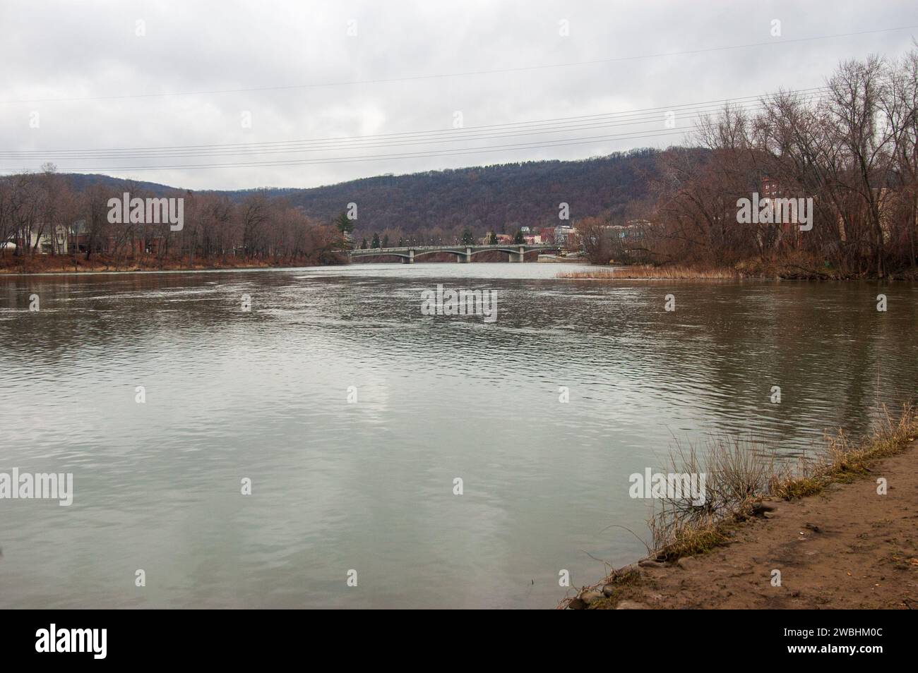 Hickory street bridge hi-res stock photography and images - Alamy