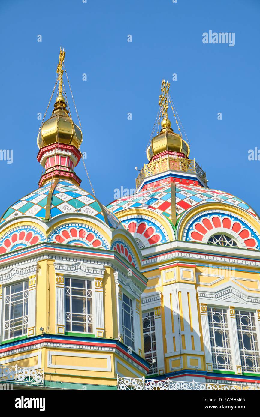 Gold tops hi-res stock photography and images - Alamy