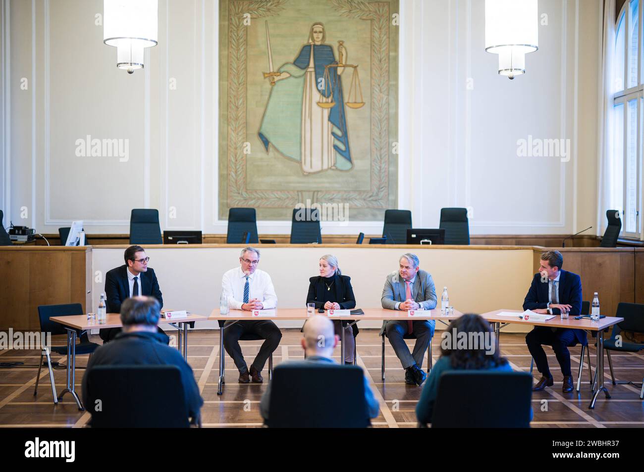 10.01.2024 - Dr. Kathrin Wahlmann SPD im Landgericht in Osnabrück: L-R ...