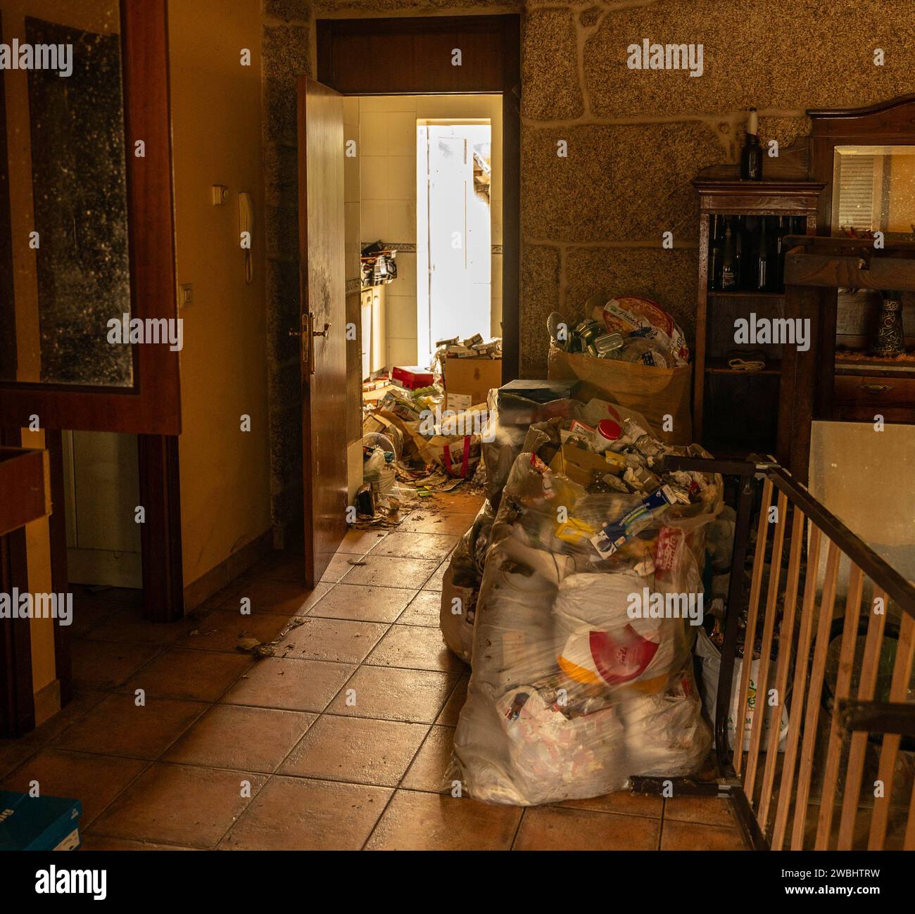 Trash in the kitchen Stock Photo - Alamy