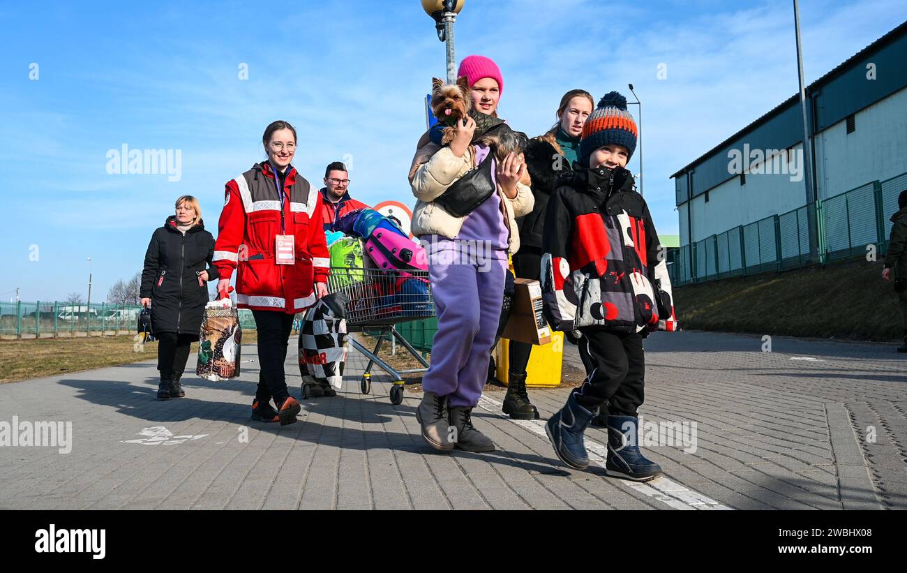 Group of refugees from Ukraine escaping from war. Ukrainian refugees ...