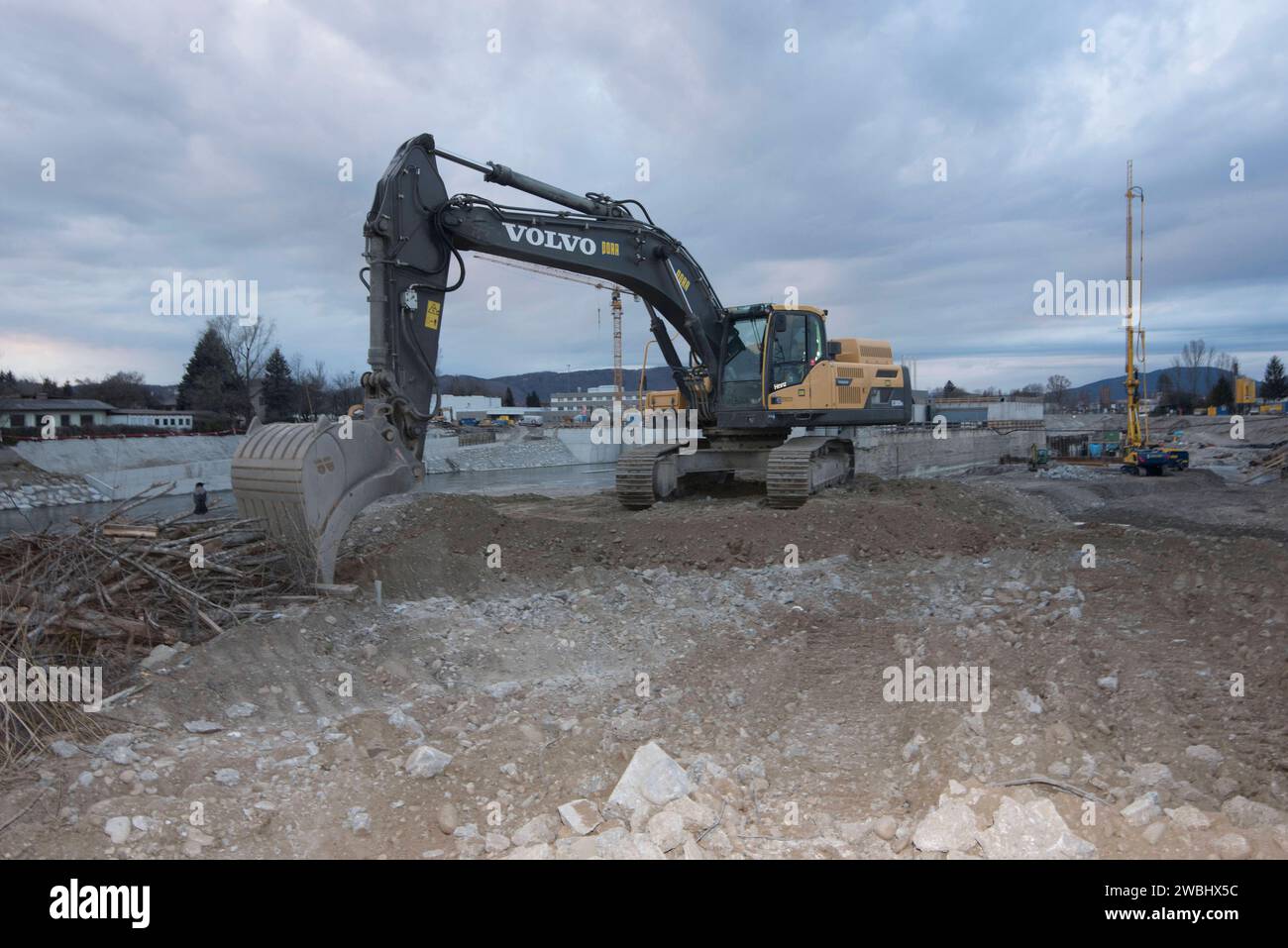 Volvo bagger hi-res stock photography and images - Alamy
