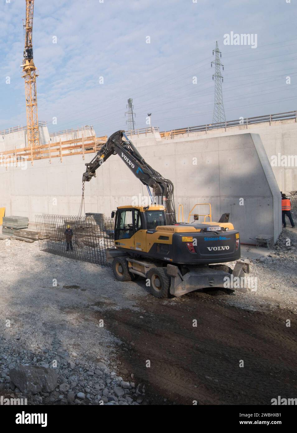 Volvo bagger hi-res stock photography and images - Alamy