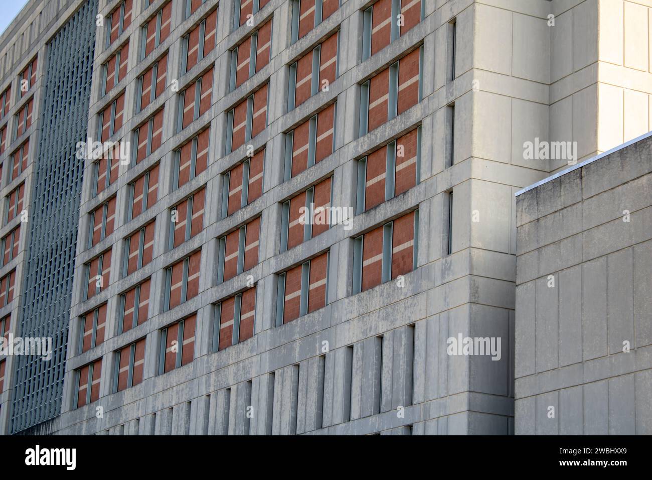 The exterior of the MDC Brooklyn Federal Bureau of Prisons located in ...