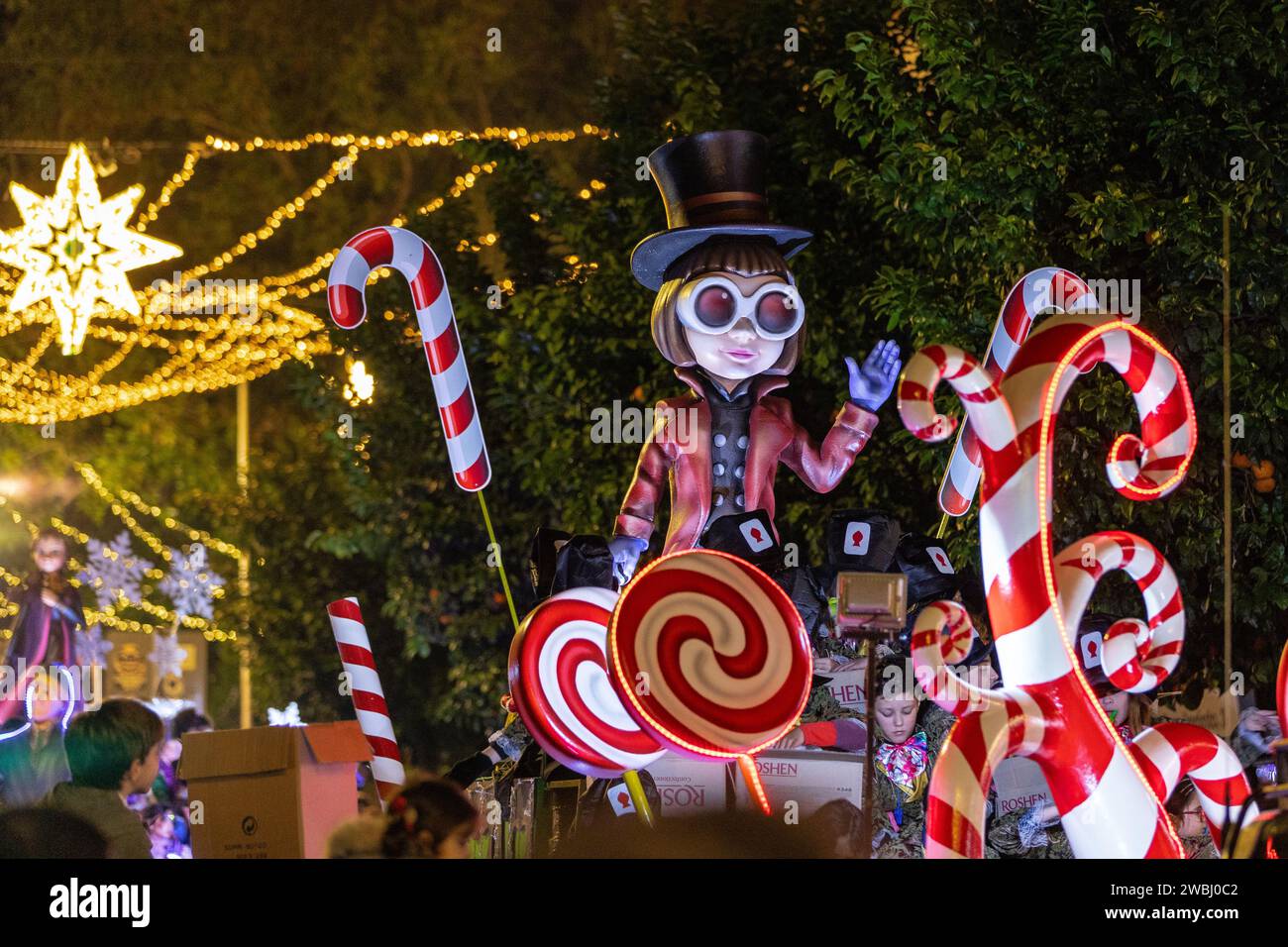 Large crowds at the three wise men parade in Seville during the evening ...