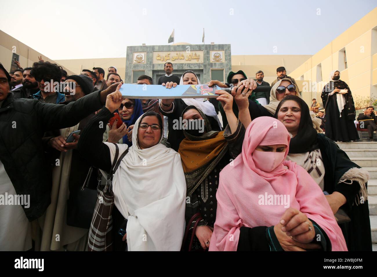 Peshawar, Peshawar, Pakistan. 11th Jan, 2024. Peshawar high court decision to grant bat as ...