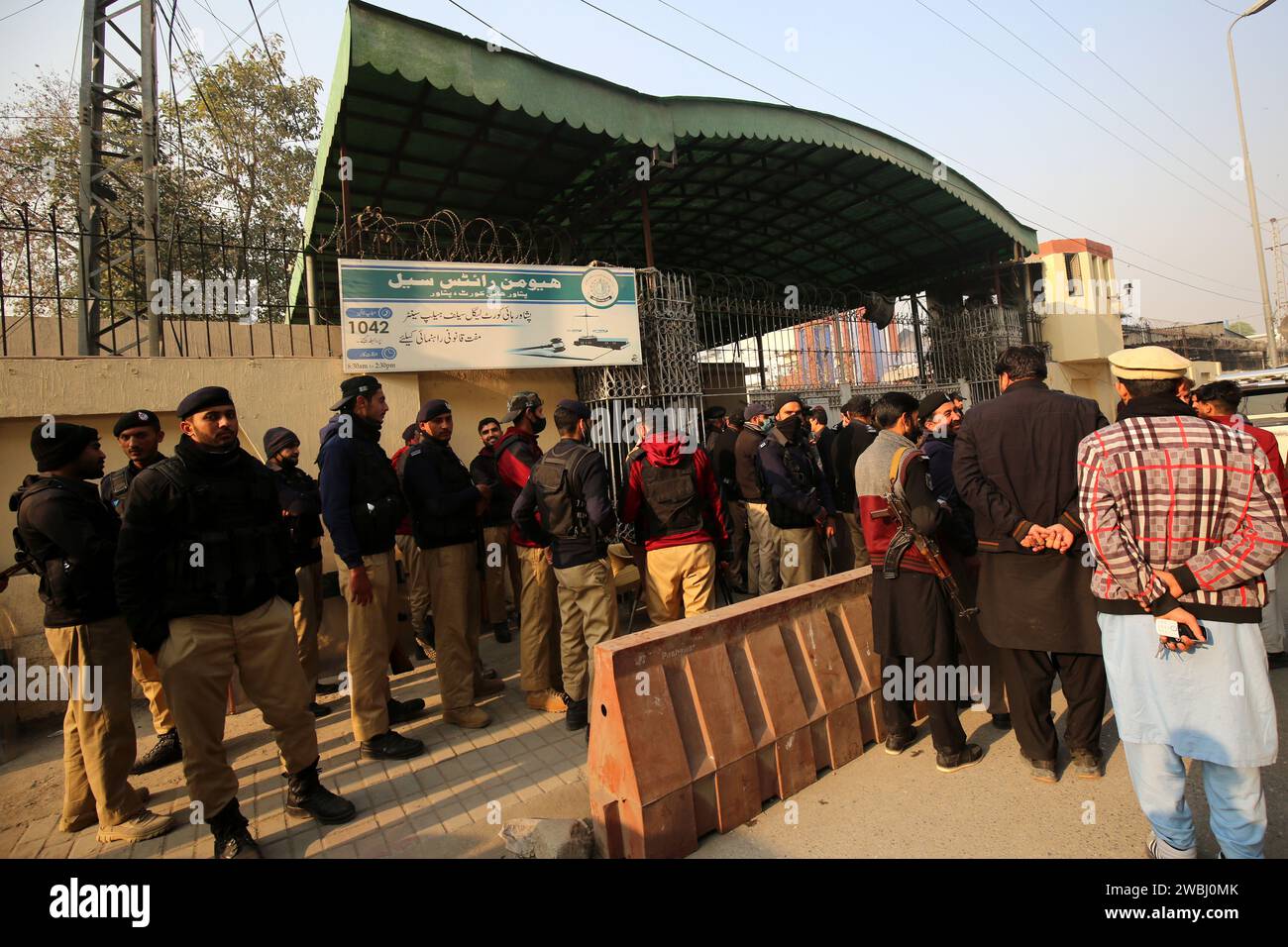 Peshawar, Peshawar, Pakistan. 11th Jan, 2024. Peshawar high court decision to grant bat as ...